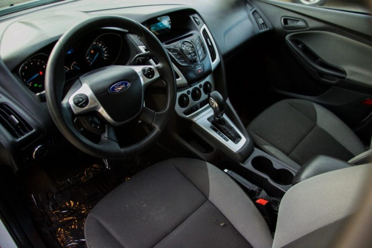 20012-ford-focus-se-hb-world-auto-sales-26 | Car Dealership in Philadelphia