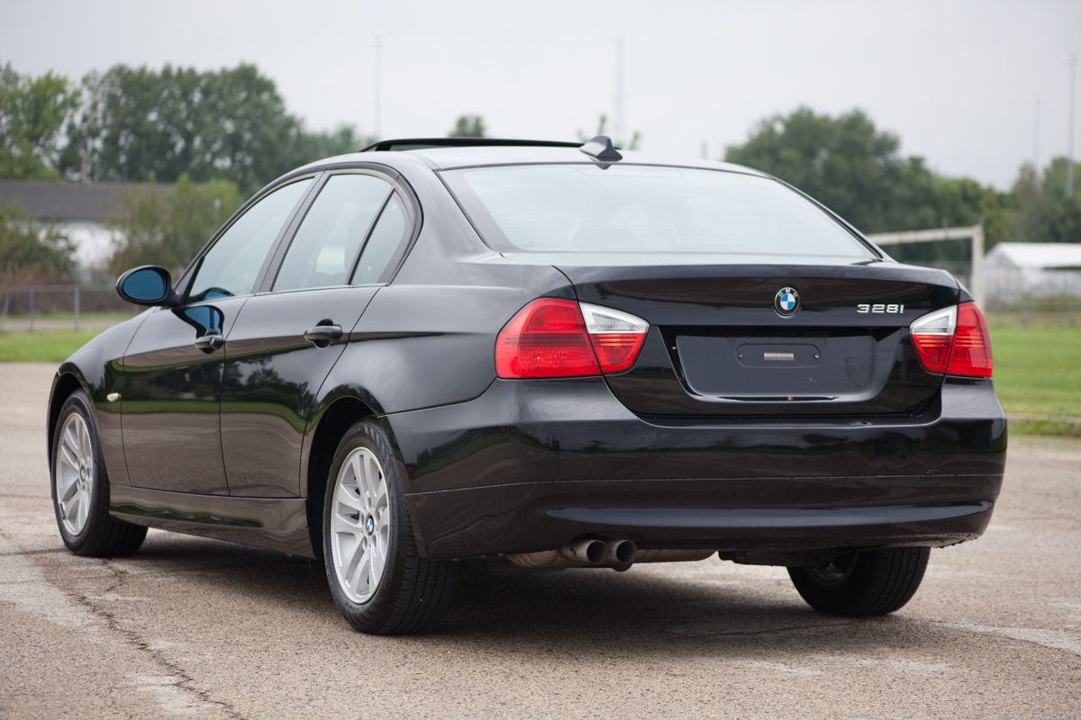 used-bmw-328i-2007-for-sale (15 of 36) | Car Dealership in Philadelphia
