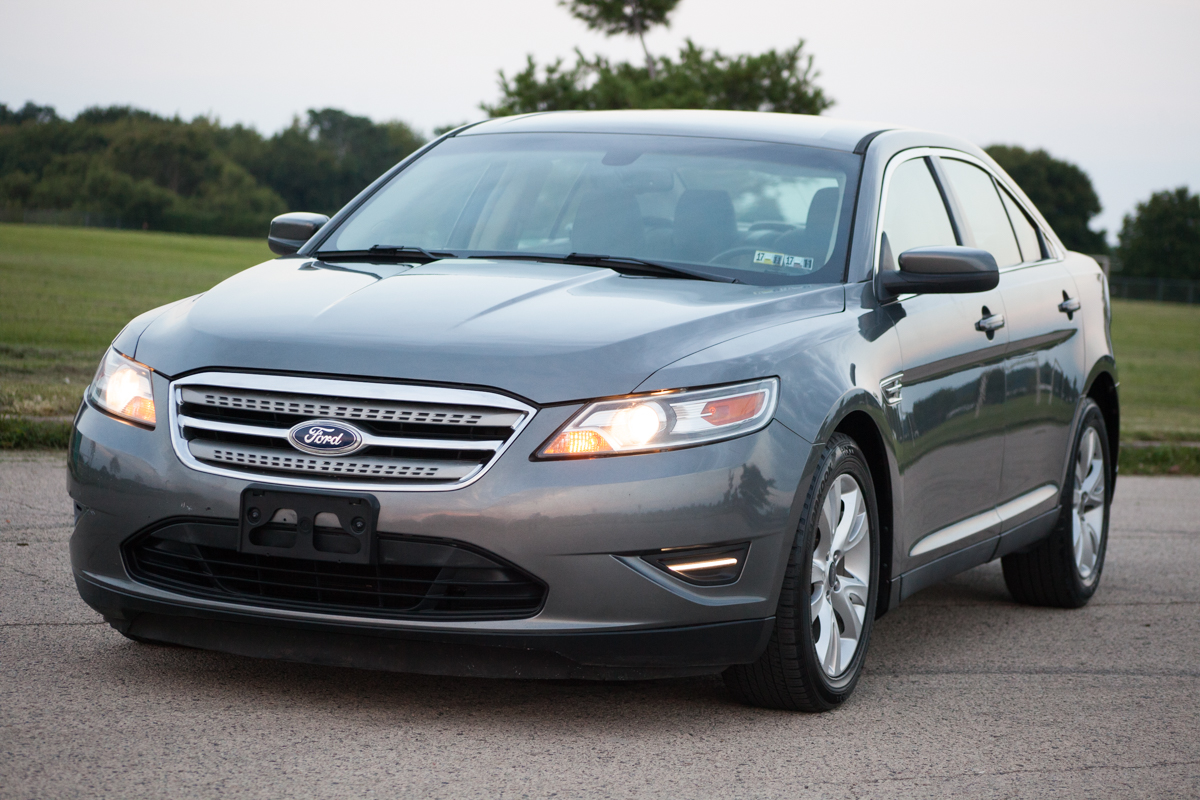 used-ford-taurus-for-sale (9 of 37) | Car Dealership in Philadelphia
